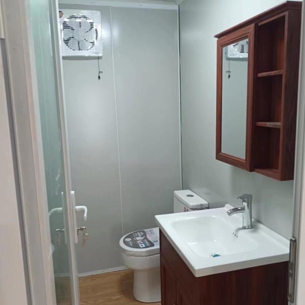 Quality Expandable Container House with 2 Bedrooms and Steel Door in White or Customized for sale