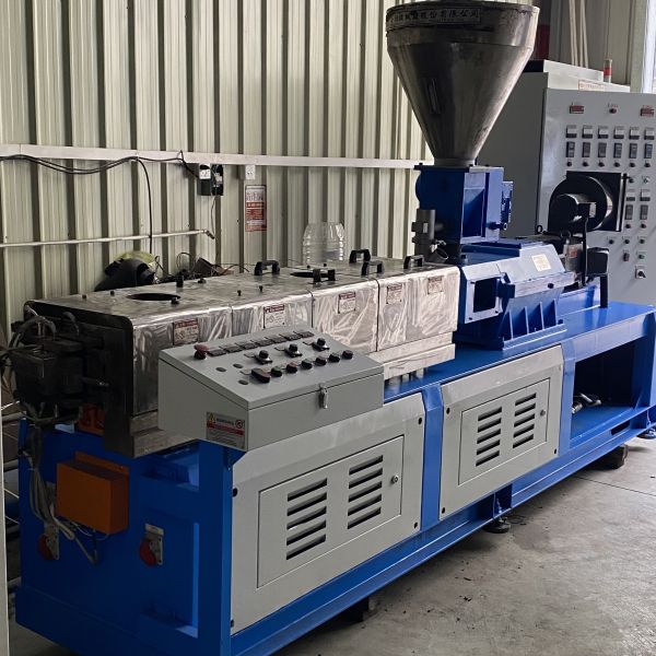 Quality Used 50-barrel twin-screw extruder for sale