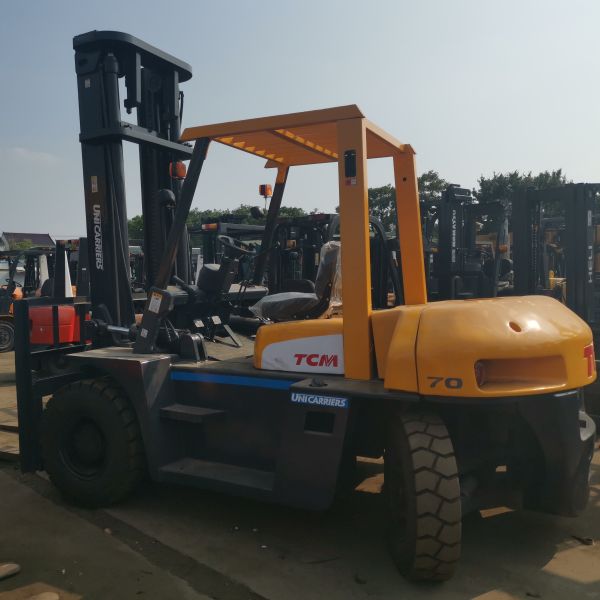 Quality Powerful Diesel Engine TCM FD70 7 Ton Forklift 80% with 2 Stage Mast and Sideshift for sale