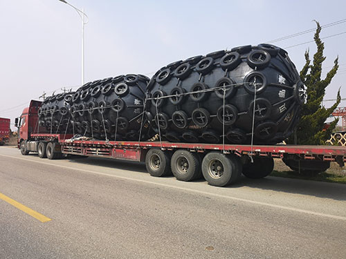 Quality Dia 700mm Pneumatic Rubber Fenders for sale