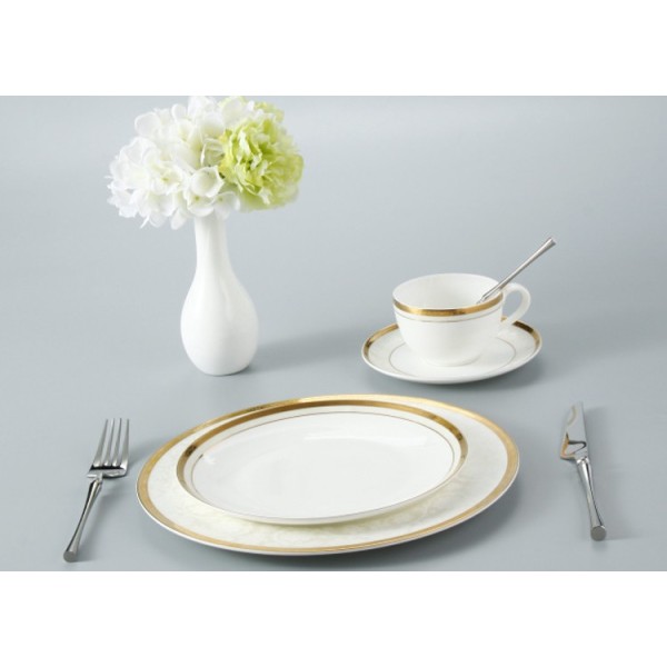 Quality Odorless Porcelain Bone China Dinner Set For Wedding Gift for sale