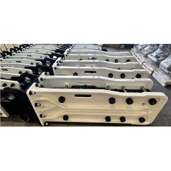 Quality Furukawa Breaker HB15G Rock Breaker Hammer , Hydraulic Breaking Hammer Diameter 120mm Chisel for sale