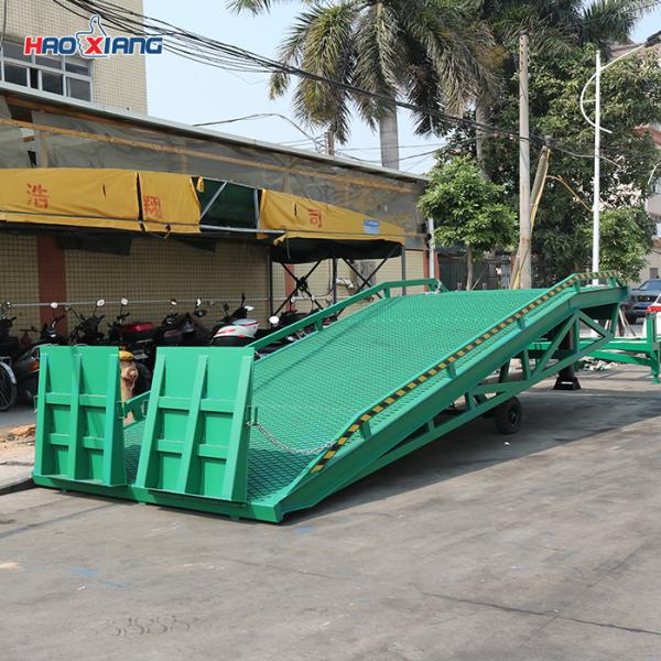 Quality Diamond Mesh Hydraulic Dock Ramp 10000kg Portable Loading Dock Platform for sale