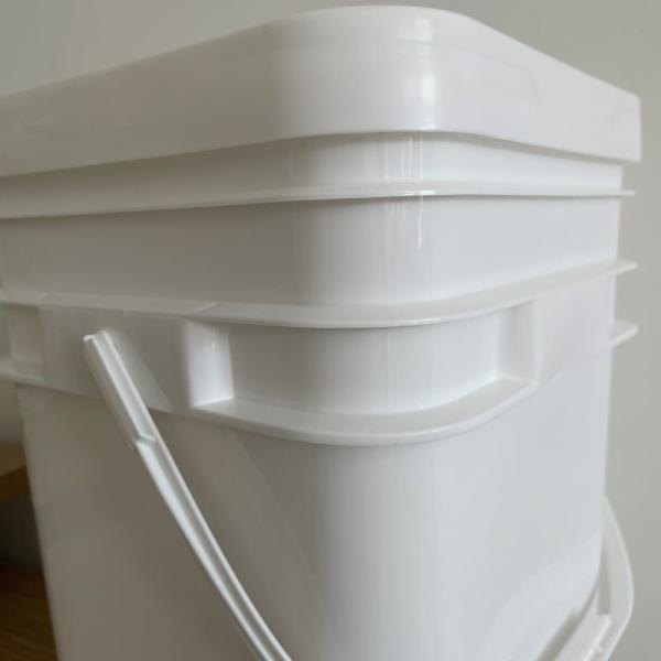 Quality Customize 10L 15L 20L Plastic Bucket with Metal Handle 5 Gallon Bucket for sale