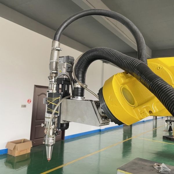 Quality FANUC M-20iA Robots With R30iB Controller Injection Molding Robots, Dispensing for sale