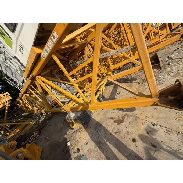 Quality Heavy Duty Tower Crane Providing 30 Ton Load Capacity and 65 Meter Maximum for sale