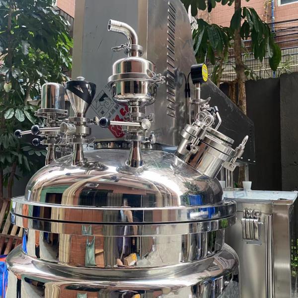 Quality manufacturing plant mixing equipment whitening lotions emulsifier mixer for sale
