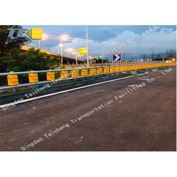 Quality Easily Assembled Highway Median Barriers , W Type Crash Barrier In Road for sale