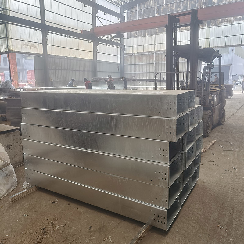 Quality Fire Resistant Carbon Steel Solid Cable Ducts Hot DIP Galvanized Electrical Cable Trunking for sale