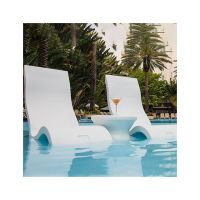 Quality Courtyard Hotel Furniture Modern Outdoor In-Pool Sun Loungers for Hotel Guests for sale