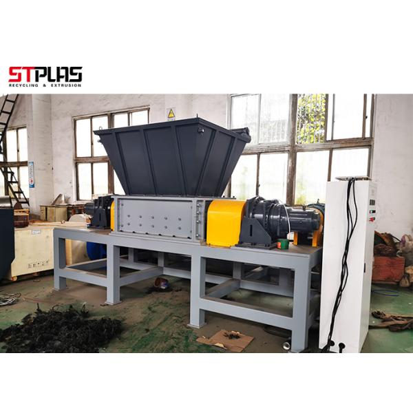 Quality Compact Two Shaft Plastic 90kw Rubber Tire Shredder for sale