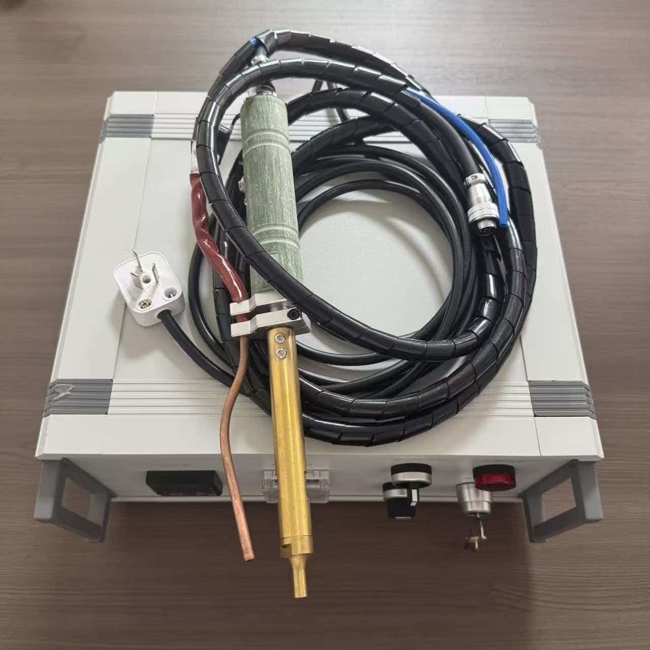 Quality Desktop hot riveting machine with precision positioning and pneumatic stroke for sale
