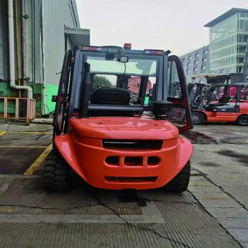 Quality 600mm Load Center Pneumatic Tire 3T Diesel Forklift Truck for sale