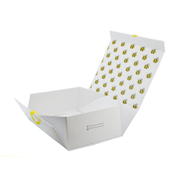 Quality Yellow Ribbon Closure White Hard Cardboard Gift Boxes 8cm Width for sale