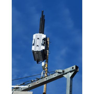 Quality Outdoor Computer Connection Long Range UAV Drone Signal Jammer Blocker For Oil for sale