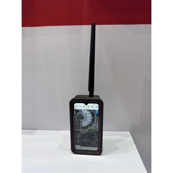 Quality 900MHz 2.4GHz 5.8GHz 3000Mhz Handheld Drone Detector 3KM Detection for sale