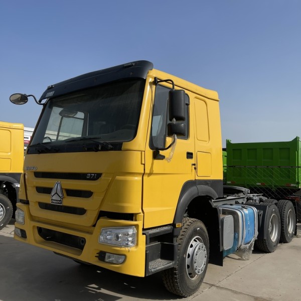 Quality SINO TRUCK 40T 50T Howo Tractor Truck with WEICHAI Engine 300-400L Fuel Tank Capacity for sale