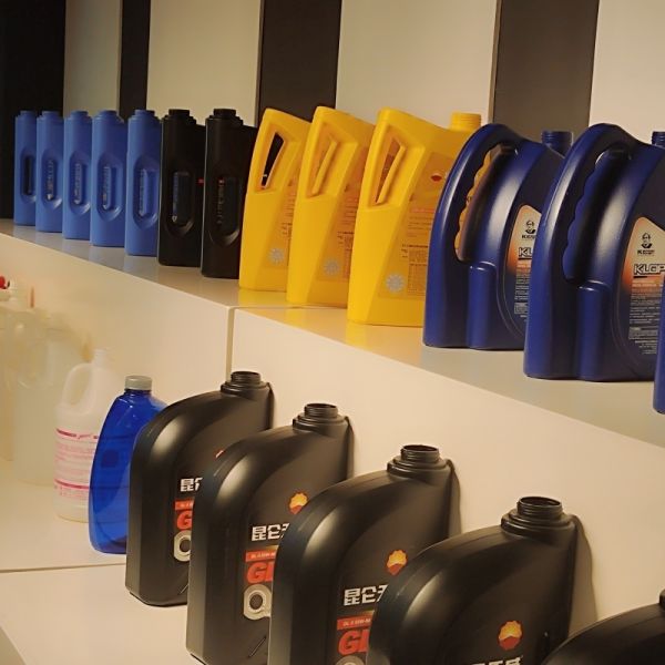 Quality 1-5L Fully Auto Lubricant Filling Line 1000-5000BPH 1000ml-5000ml for sale