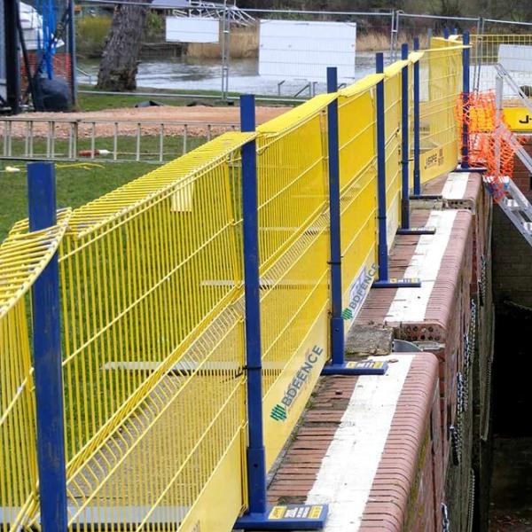 Quality Iron 565/868 Double Wire Welded Fence PVC Coated Red Green for sale