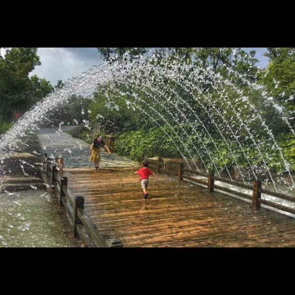 Quality Clear Beautiful Glazy Water Column Jumping Jet Fountain for sale