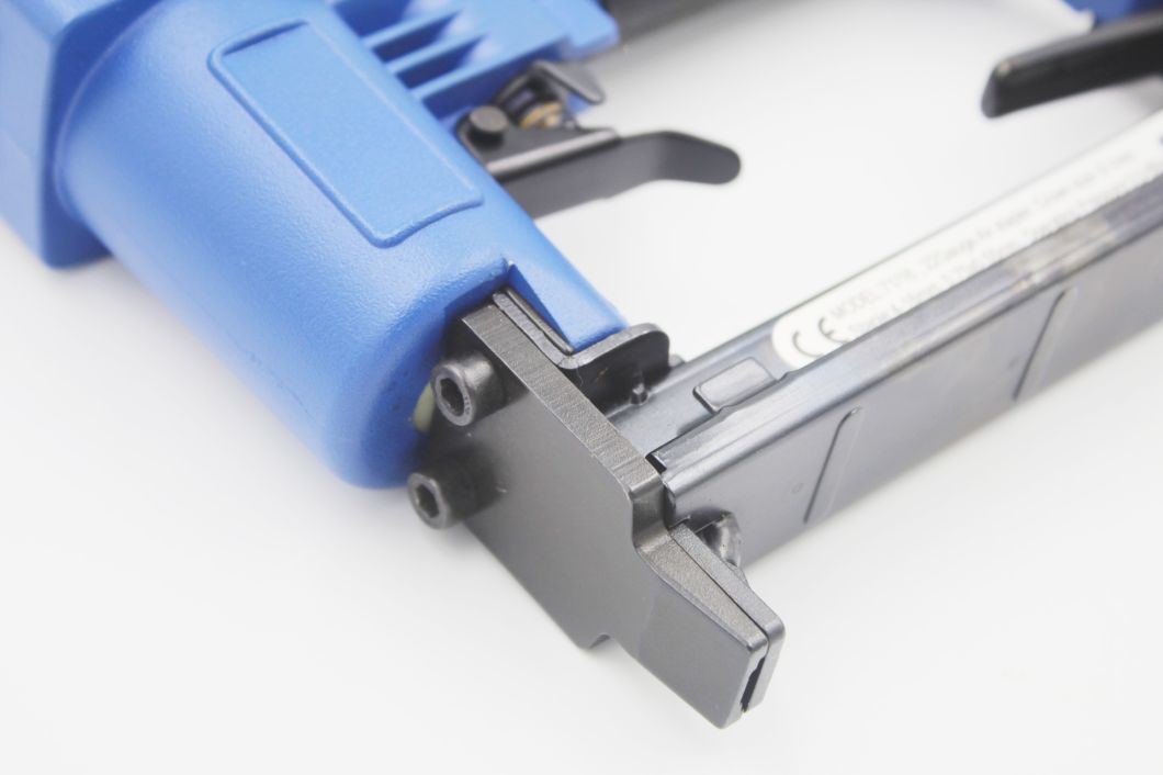 Durable 22gauge Fine Crown Air Pneumatic Staple Gun Air Stapler 7116 for Furniture Decoration