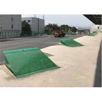 Quality 10T Hydraulic Dock Levelers With Dock Door In The Warehouse Or Logistic House for sale