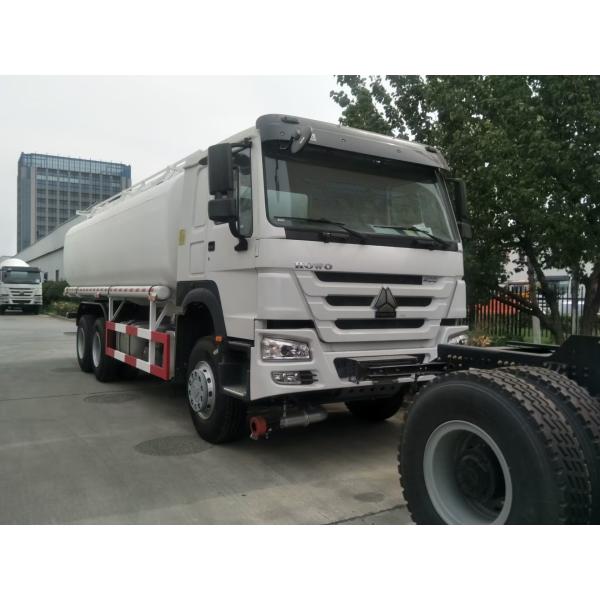 Quality SINOTRUK HOWO 6X4 25CBM Oil Tank Truck 10Wheels 400Hp White for sale
