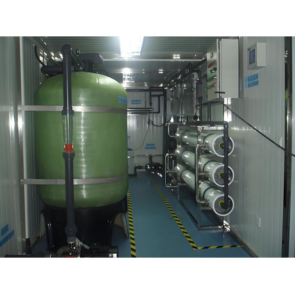 Quality 99% Salt Rejection Rate Containerized RO System With Media Filter Pretreatment for sale