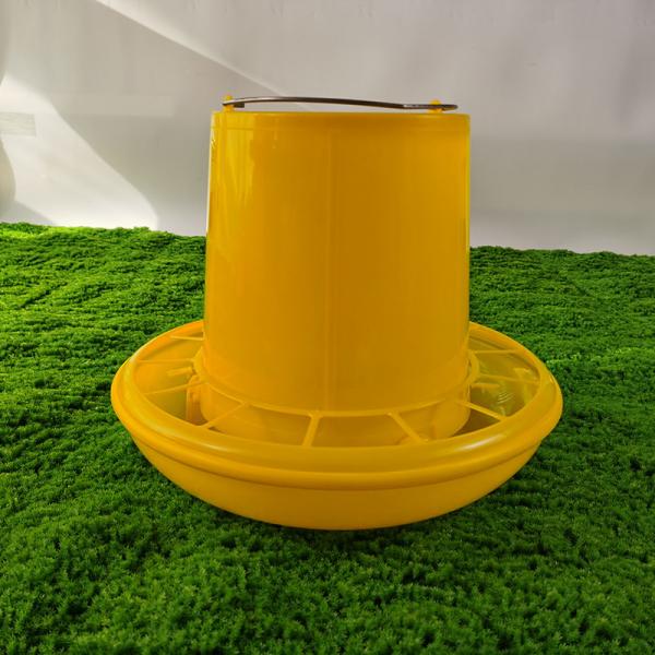 Quality Poultry Fodder Container Bucket Storage Solution Durable Red Yellow Container for sale