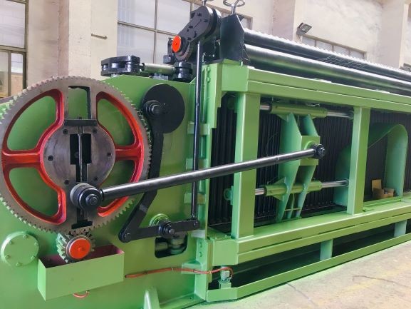 Quality 100x120mm Three Twist 3.0mm Gabion Mesh Machine 225m/h High Efficiency for sale