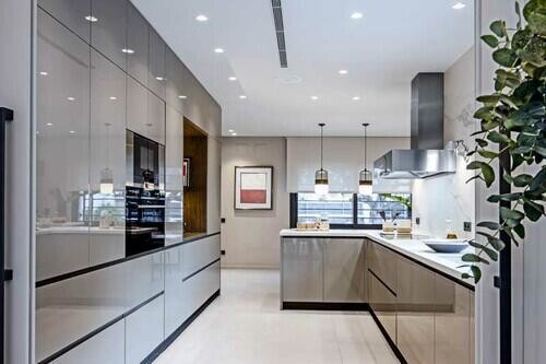 Quality Customized Modern Style Smart Wood Modular Kitchen Cabinet Quartz Stone for sale