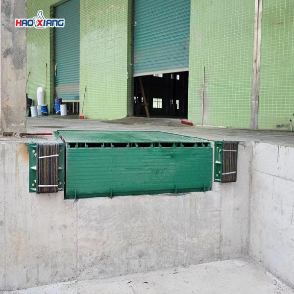 Quality Forklift Dock Plate Leveler 10 Ton Loading Dock Transition Plate for sale