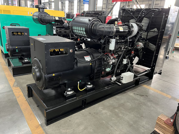 Quality 24 KW Diesel Generator Sets Custom Color Cummins Commercial Generator for sale