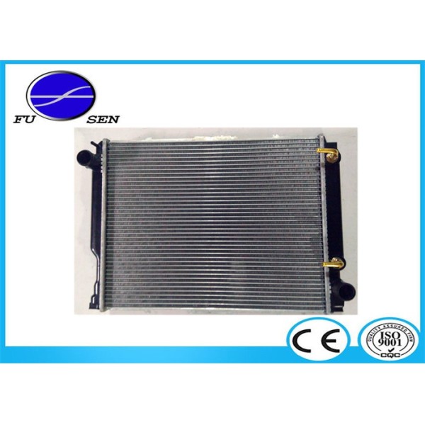 Quality Auto Spare Parts Toyota Car Radiator Toyota Hiace High Grade Aluminum Material for sale