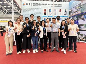 Parking Payment Station With 21.5 Inch High Brightness Touch Screen And Cash Coin Acceptor And Change Kiosk 43