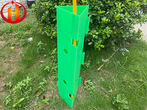 Quality Fireproof Corrugated Plastic Tree Guards Green Triangular 300gsm for sale