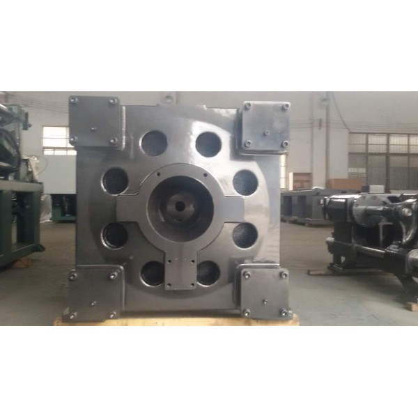 Quality High effeciency energy saving injection molding machine with variable pump for sale