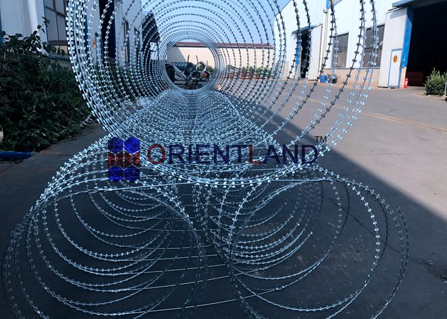 Rapid Development Concertina Coil Fencing / Triple Strand Prison Wire ...