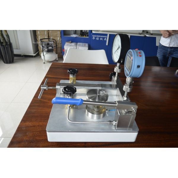 Quality HS706 Hydraulic Comparator for Oil 0-1600bar Testing Instrument for sale