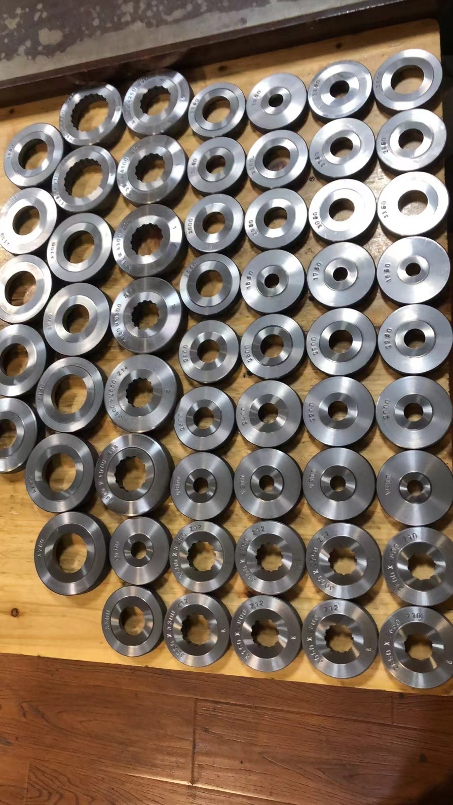 Polycrystalline Diamond Dies Tungsten Carbide Wire Drawing Dies Drawing Dies Manufacturers