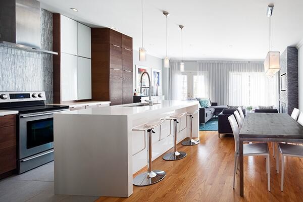 Quality Solid Wood Luxury Kitchen Cabinets with Flat Edge Countertop and Quartz Stone for sale