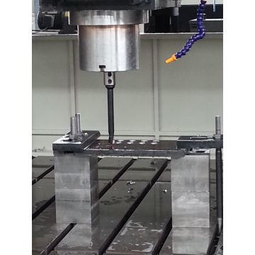 Quality High Accuracy CNC Plate Milling Machine , Automated CNC Tapping Machine for sale