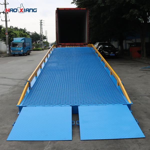 Quality 10T Hydraulic Loading Dock Ramps Mobile Yard Ramp With Manual Control for sale