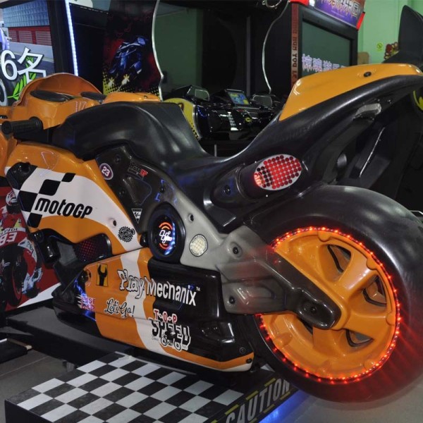 Quality Moto Bike Simulating Arcade Racing Game Machine With Multiple Players Linkable for sale