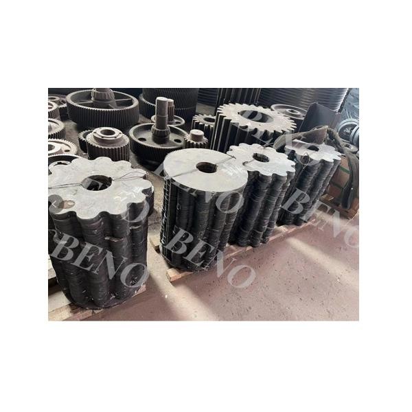 Quality Crusher Spare Parts Roller Screening Machine Wear Resistant Gear Roller for sale