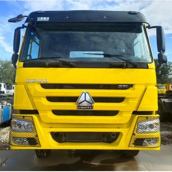 Quality 6.8x2.5x3.8m Heavy Duty HOWO Tractor Transport Truck 2024 Model Tubeless Tire Design for sale