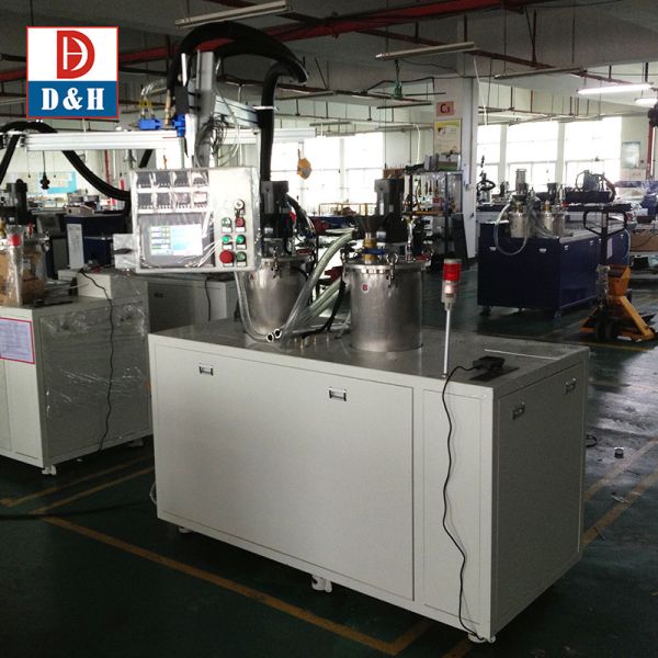 Quality Manually pedal switch control ab dispenser epoxy resin Pu glue gun Dispensing for sale