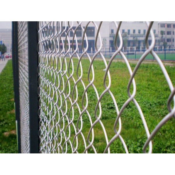 Quality Hot Dip Galvanized Chain Link Fence 5ft for Sports Fields for sale