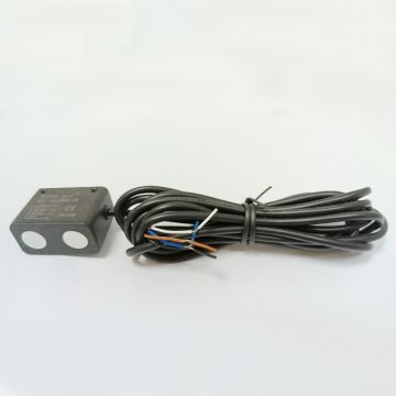 Quality NPN Signal Output 24V Ultrasonic Range Finder Sensor 20 - 350mm Measuring Range for sale