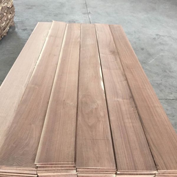 Quality American Walnut Flooring Engineered Wood Veneer 300-2200MM Length for sale